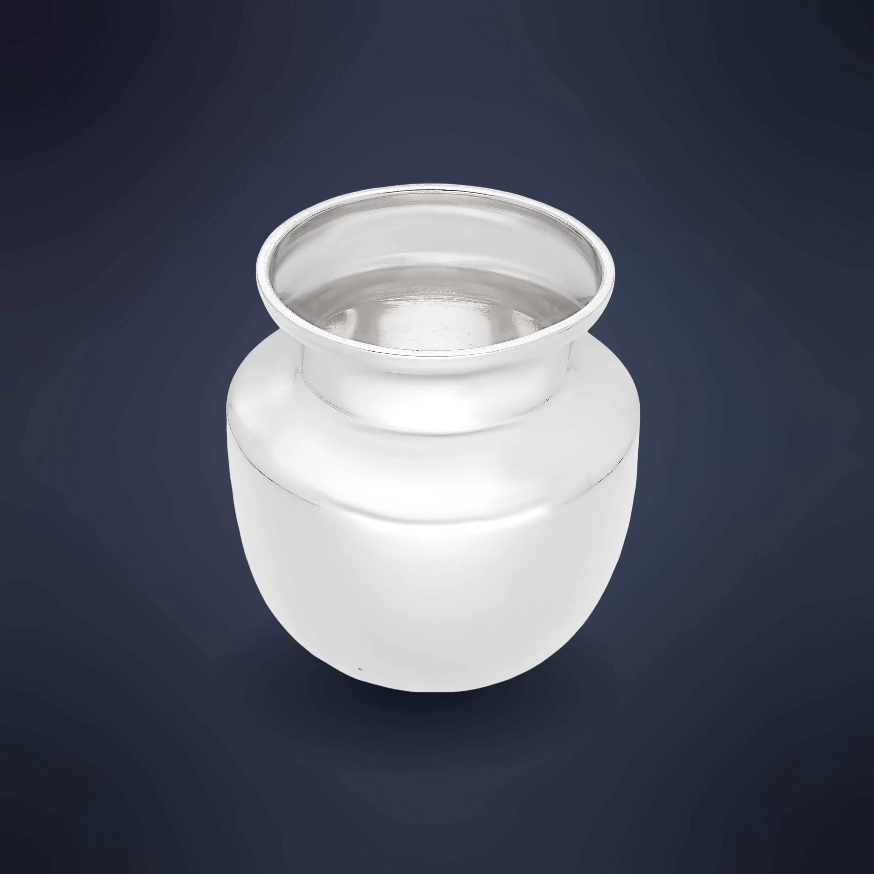 Classic Finely Detailed And Crafted Silver Chombu