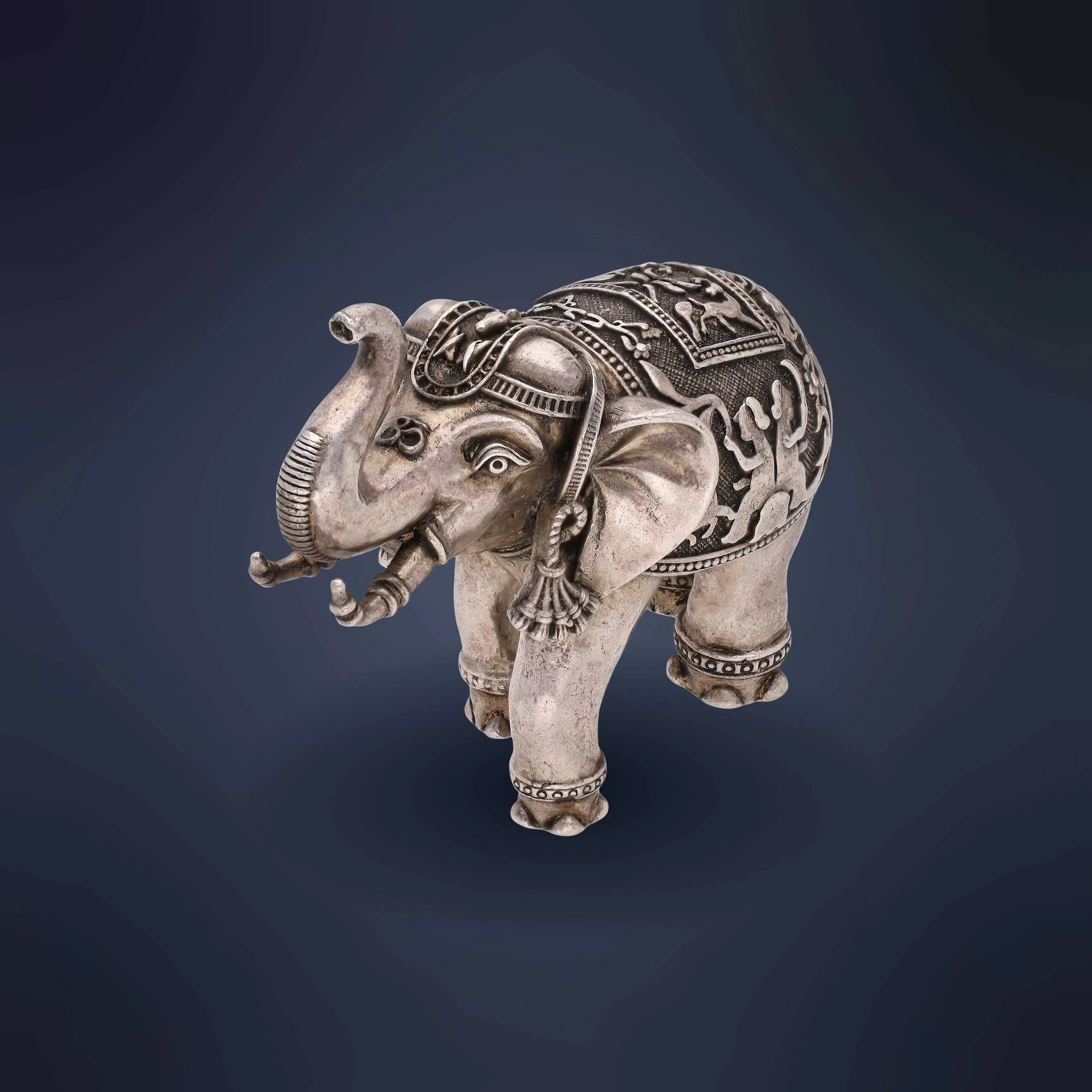 Classic Antique Finished And Detailed Silver Elephant Idol