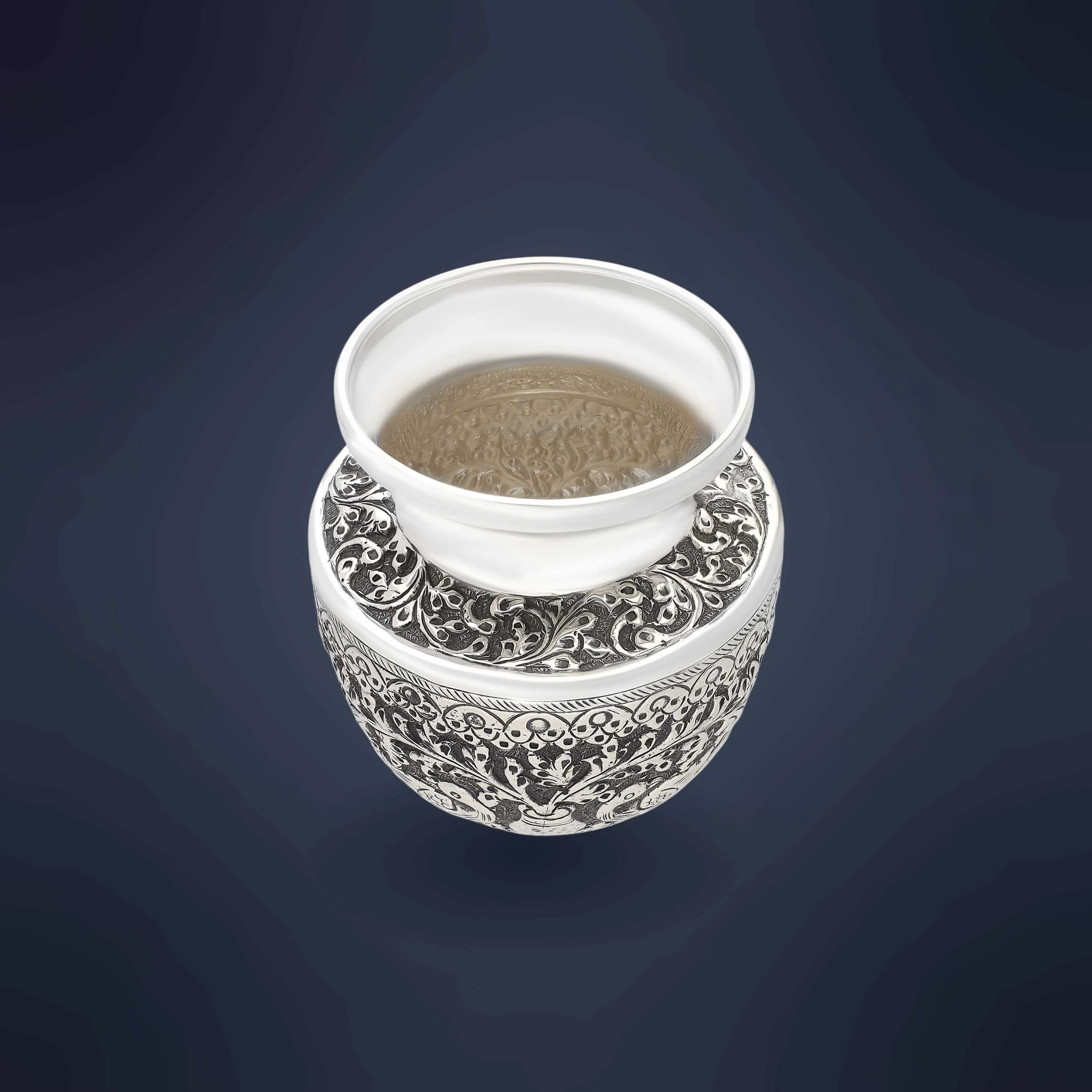 Antique Finished And Detailed Silver Chombu