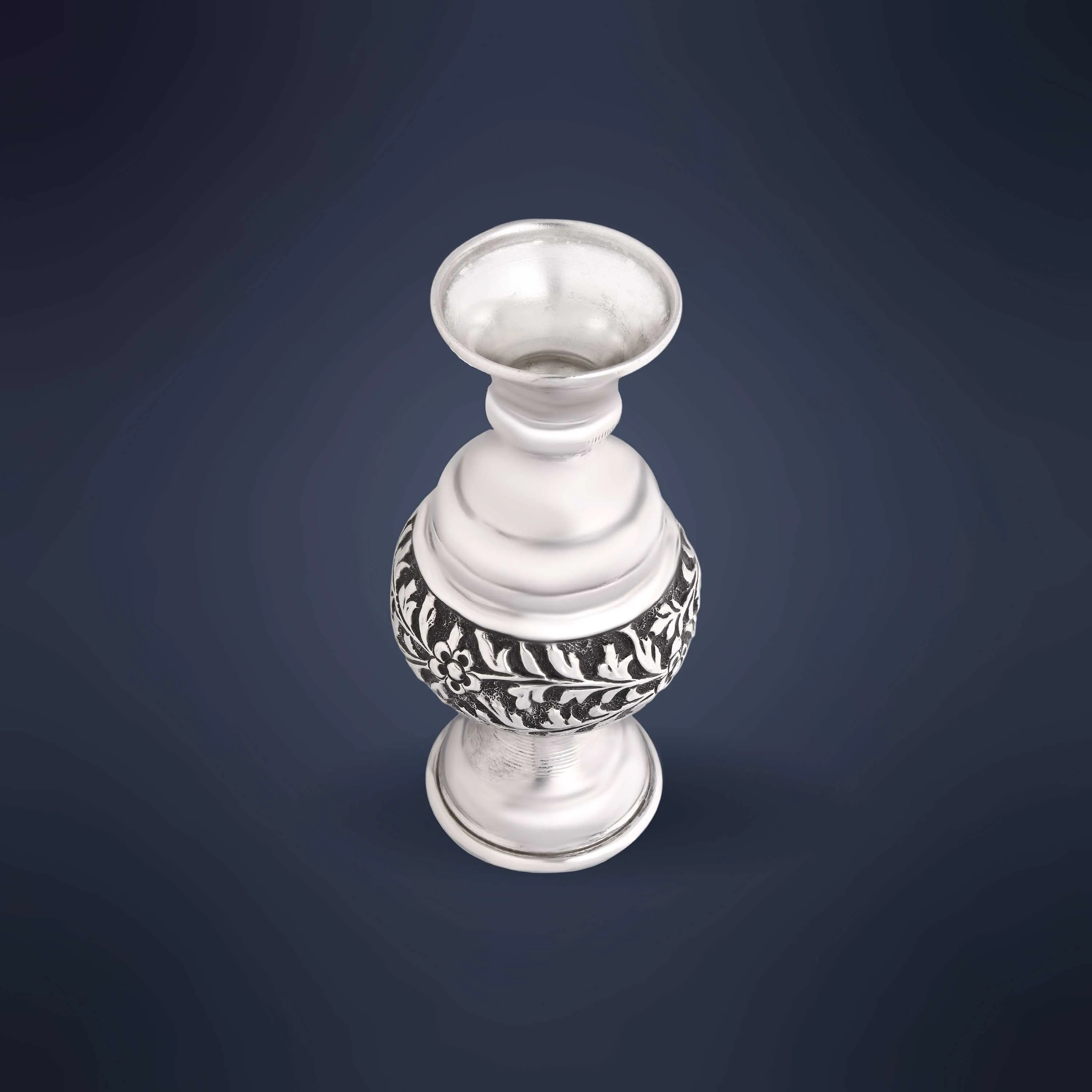 Antique Finished And Detailed Silver Chombu