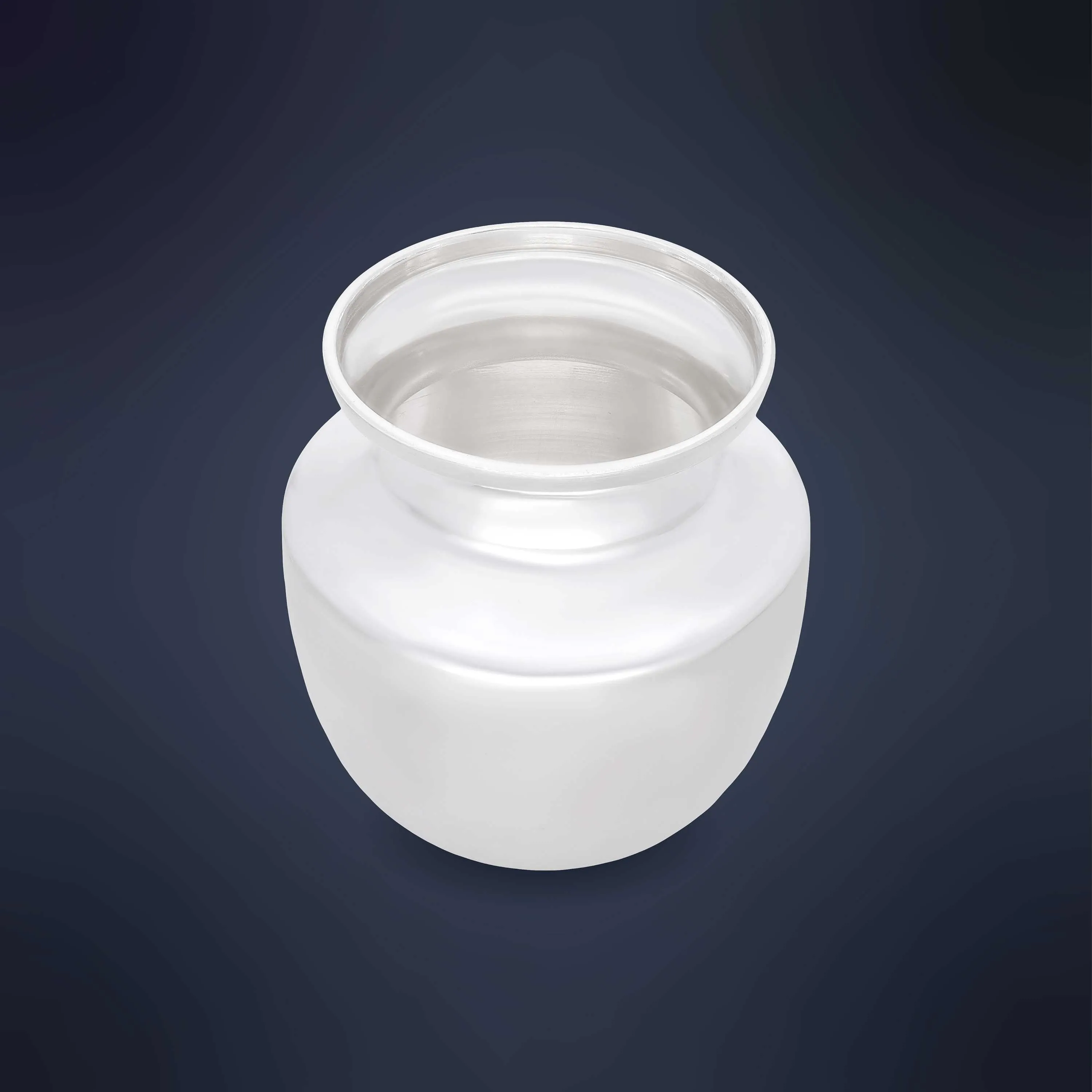 Traditionally Crafted And Detailed Silver Chombu