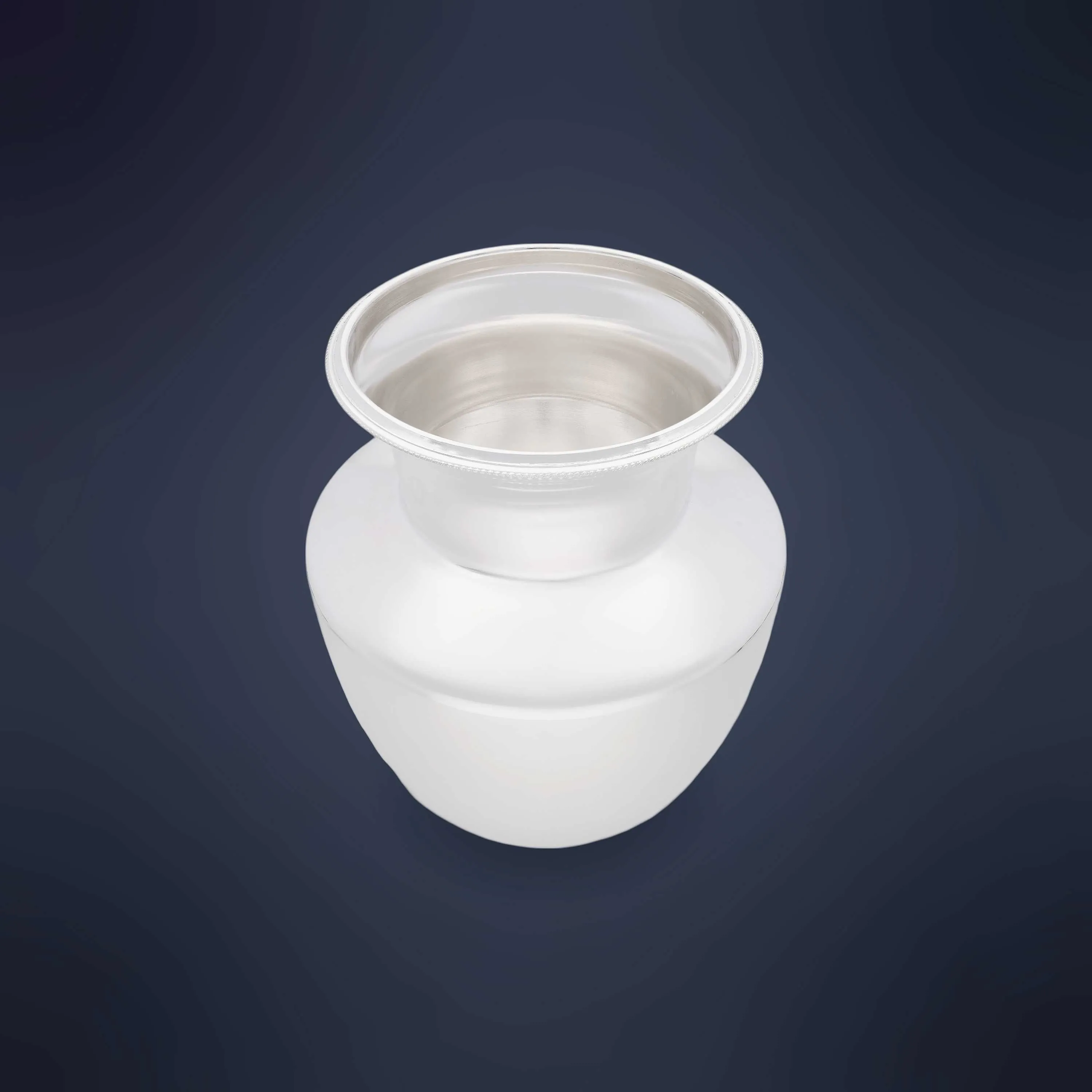 Traditionally Crafted And Detailed Silver Chombu