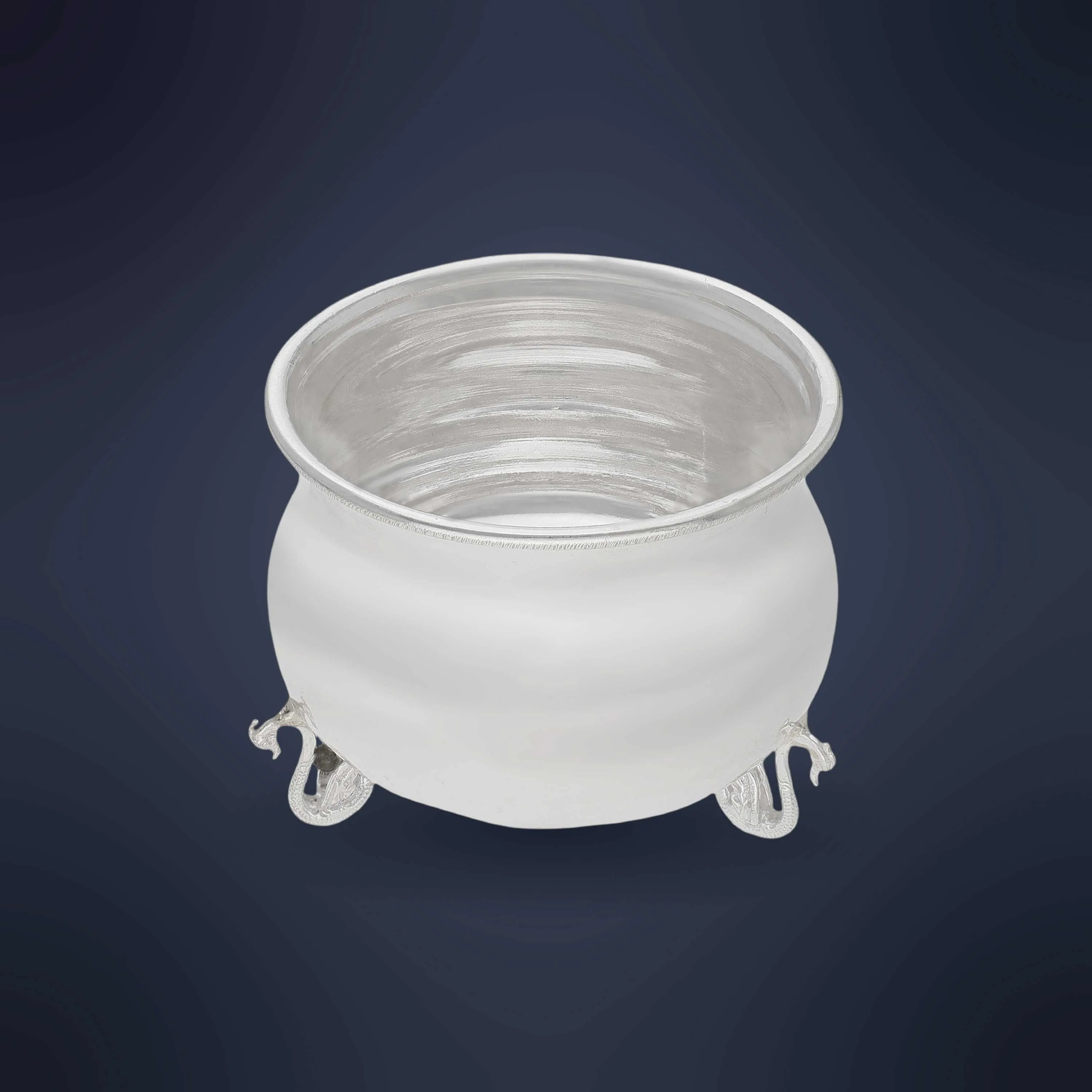 Classic Finely Detailed And Crafted Silver Bowl