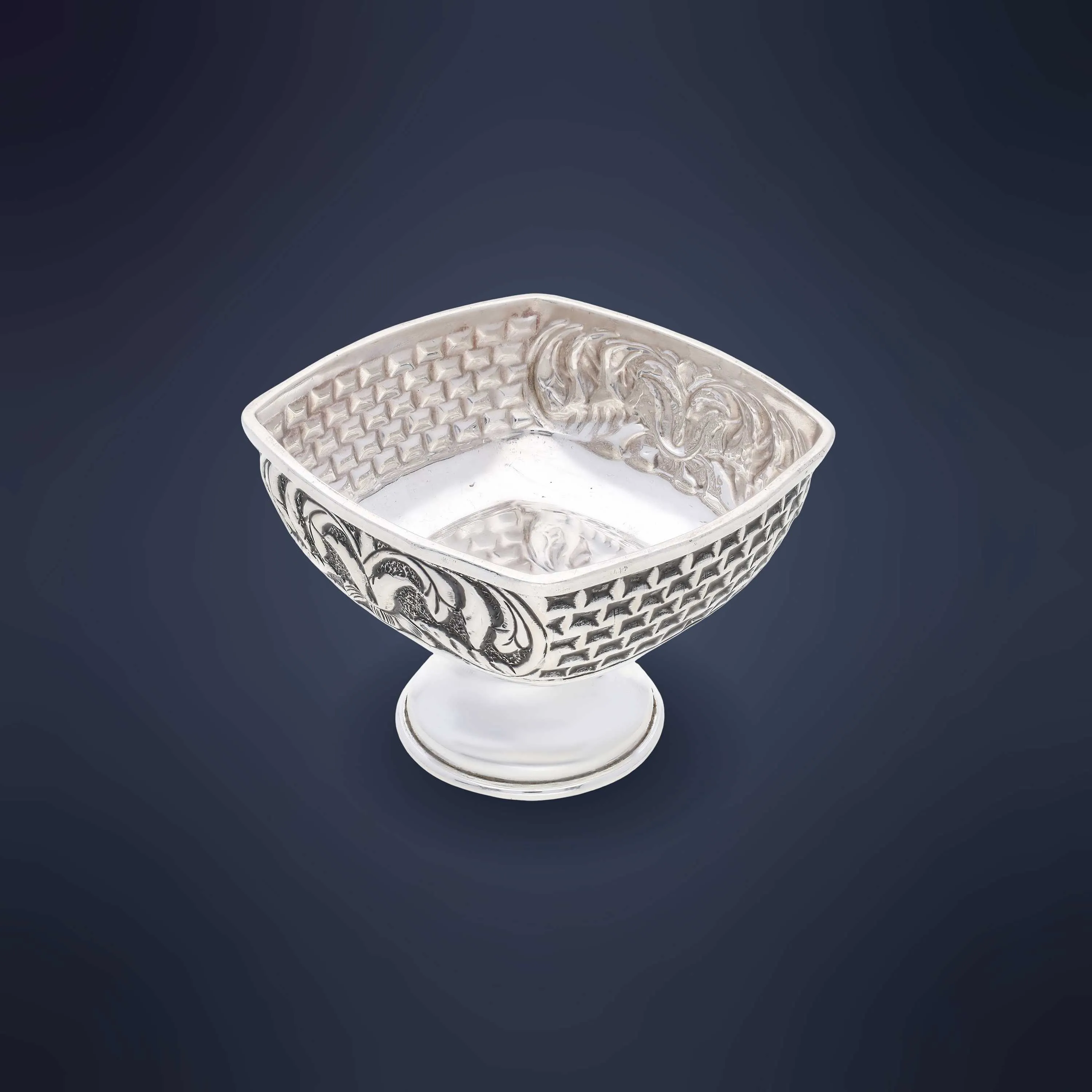 Classic Antique Finished And Detailed Silver Bowl