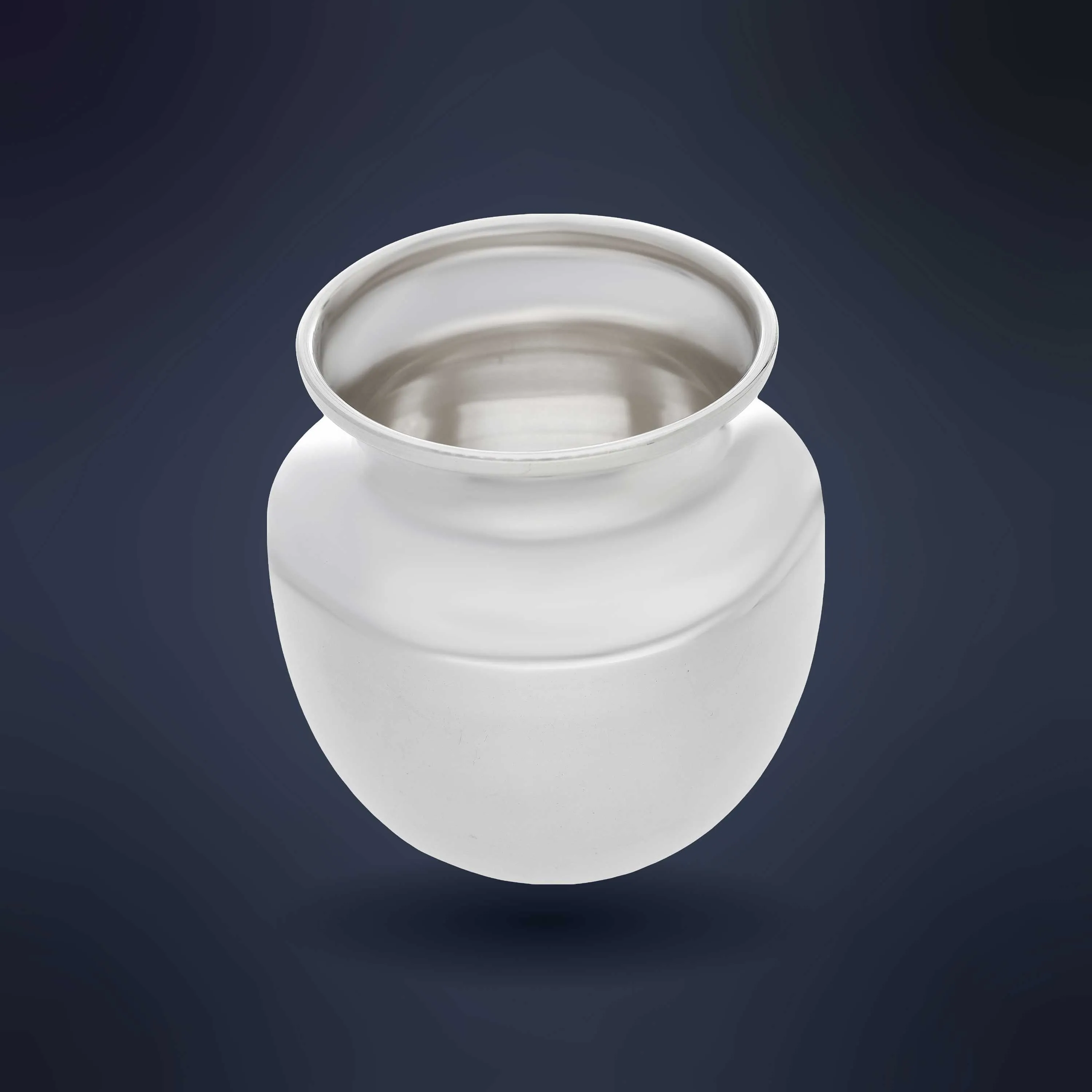 Finely Detailed And Crafted Silver Chombu For Pooja