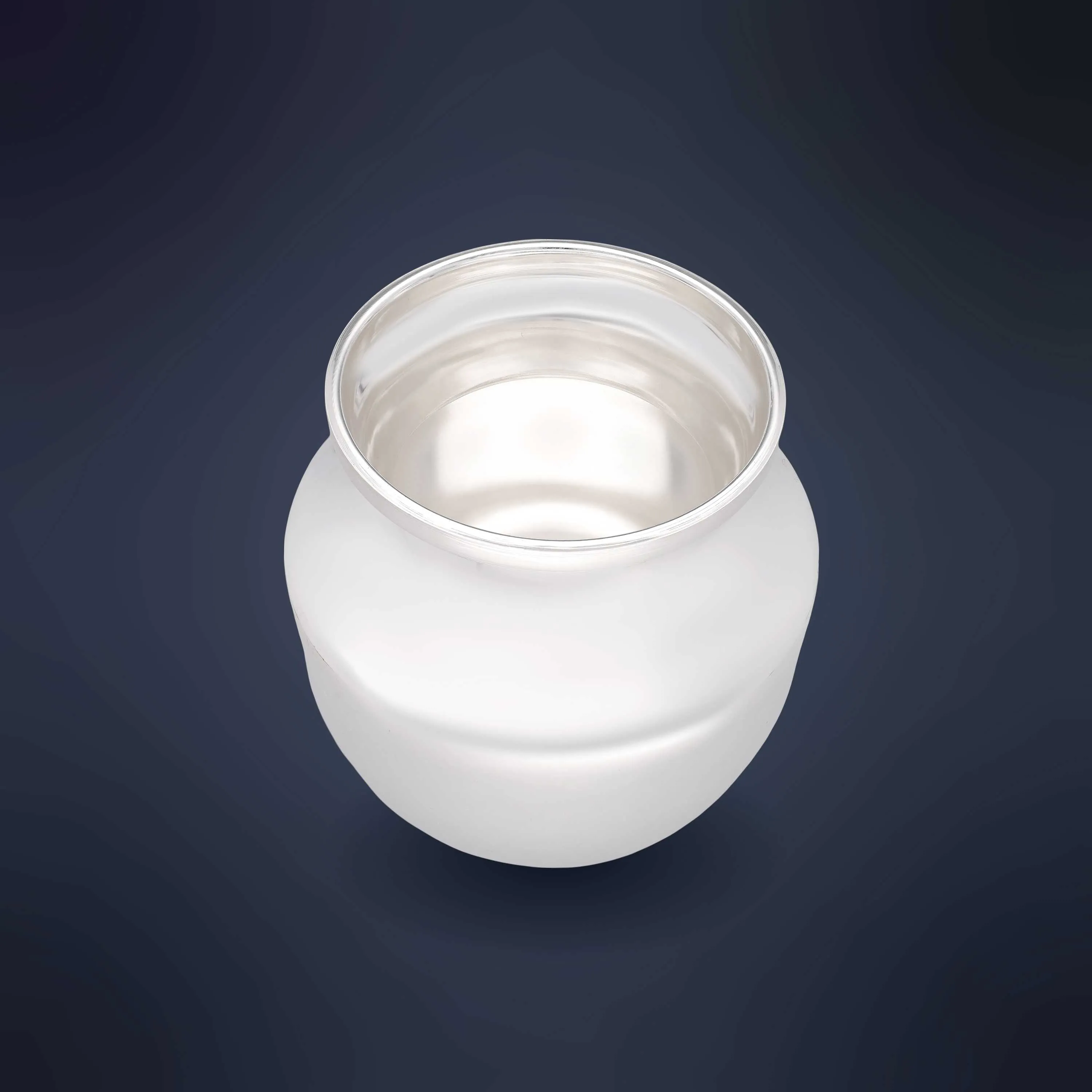 Classic Finely Detailed And Crafted Silver Chombu