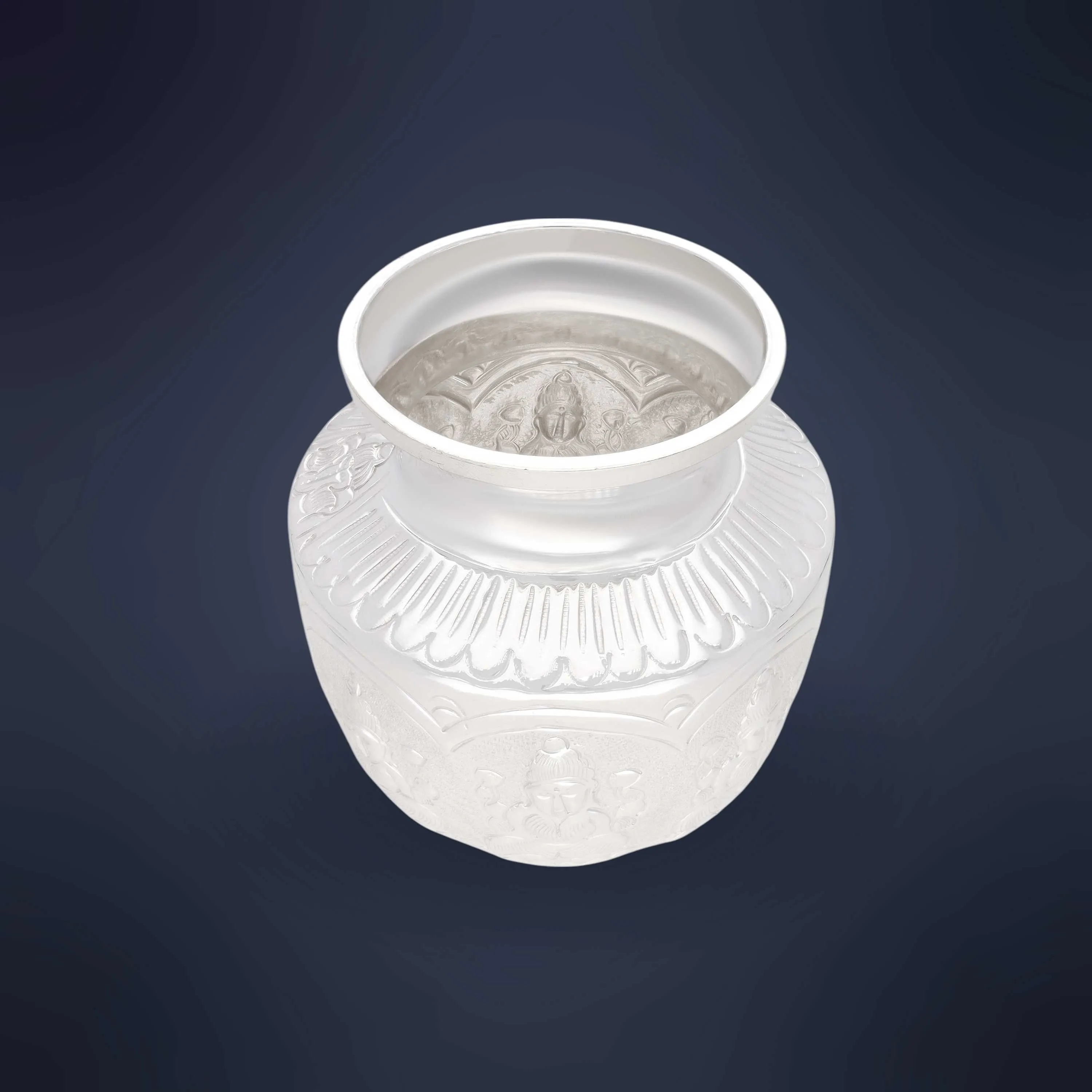 Classic Finely Detailed And Crafted Silver Astalakshmi Chombu