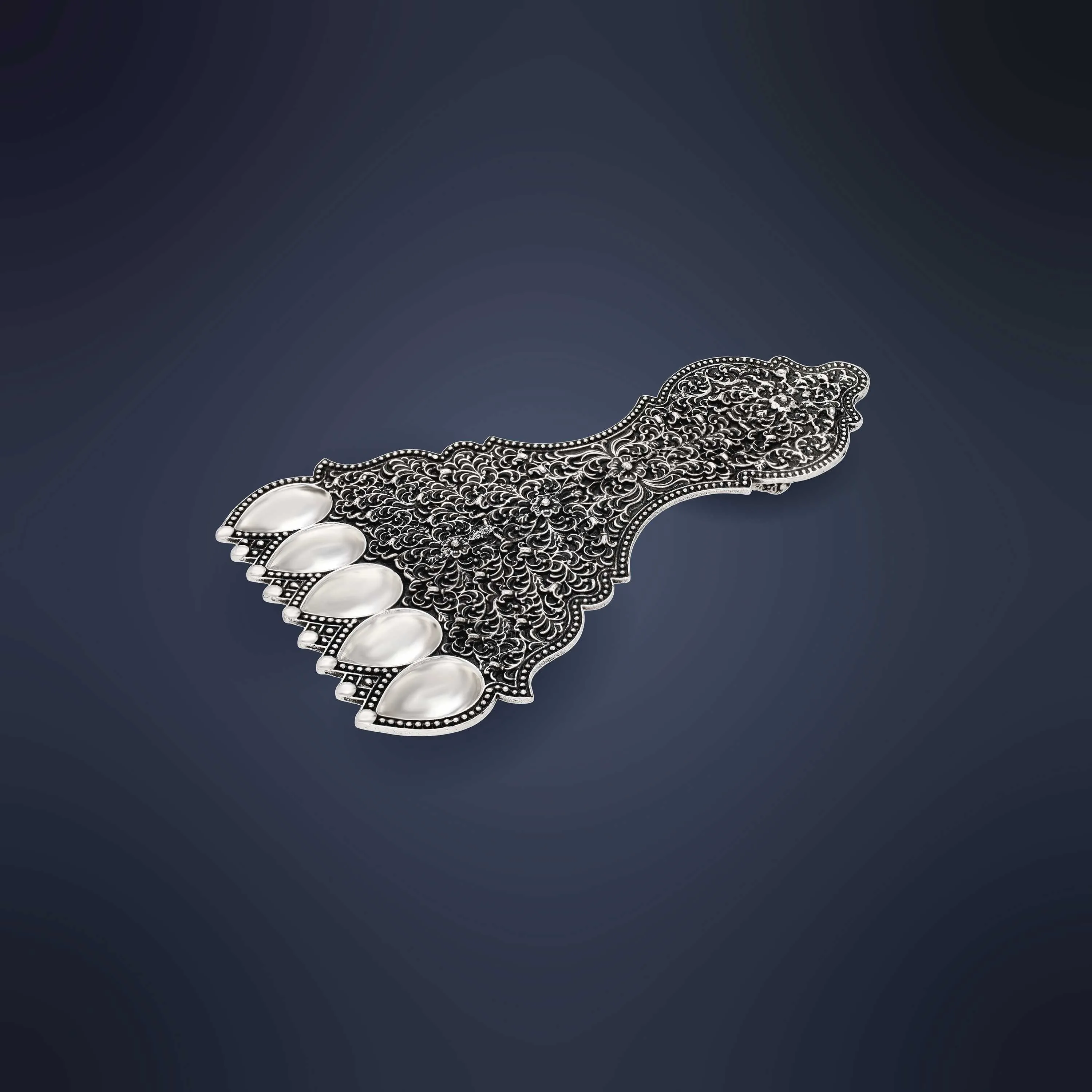 Classic Antique Finished And Detailed Silver Arathi