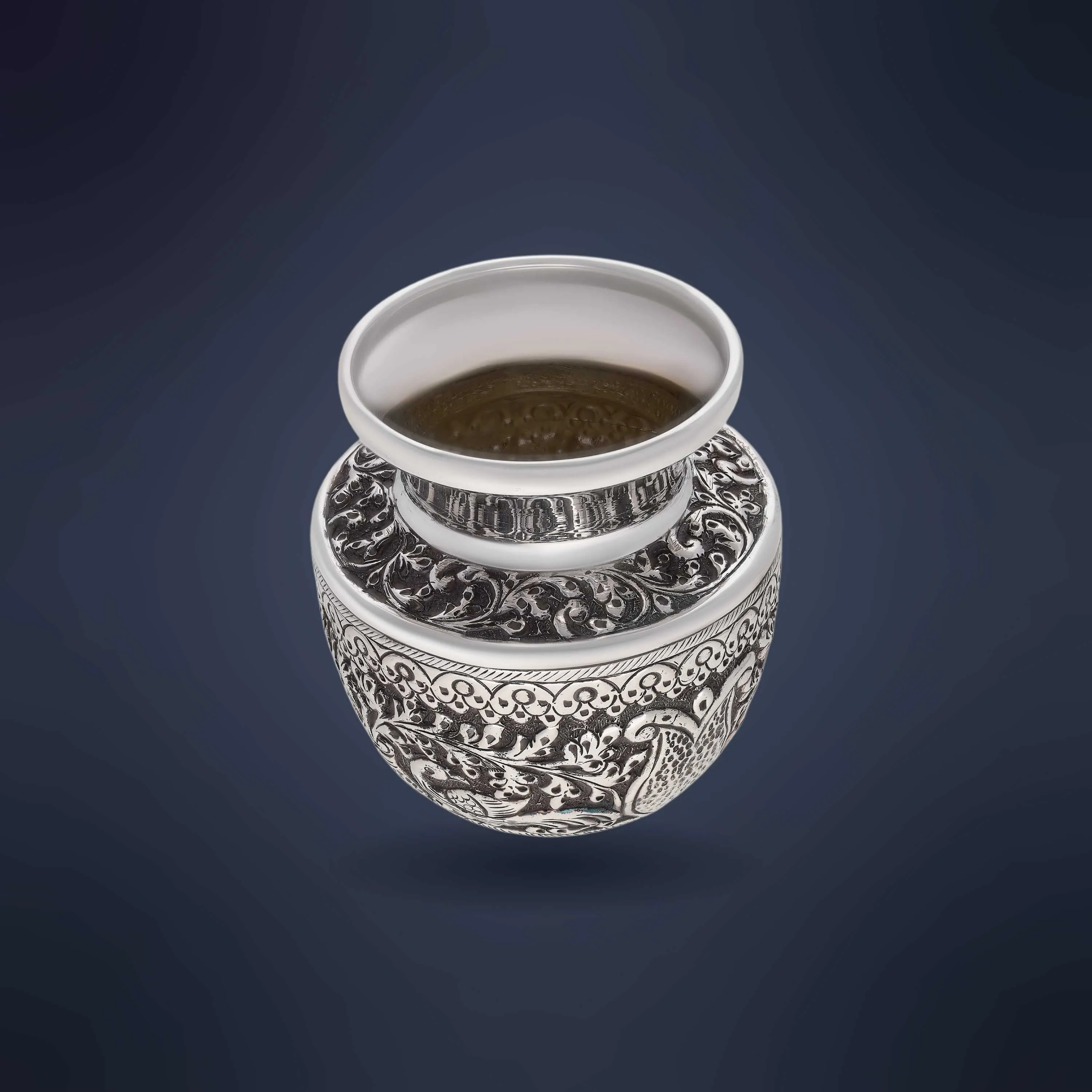 Classic Antique Finished And Detailed Silver Chombu