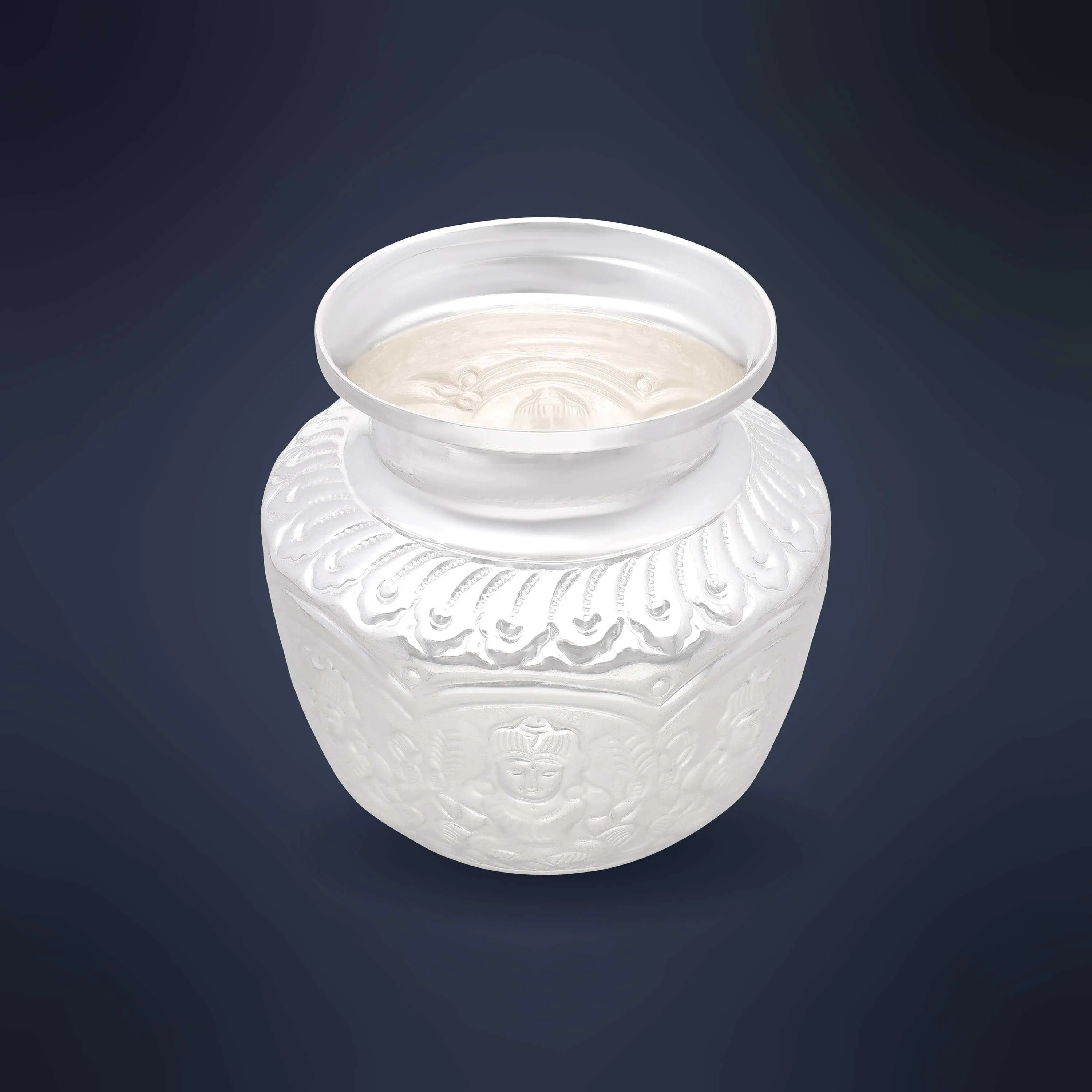 Traditionally Crafted Silver Chombu